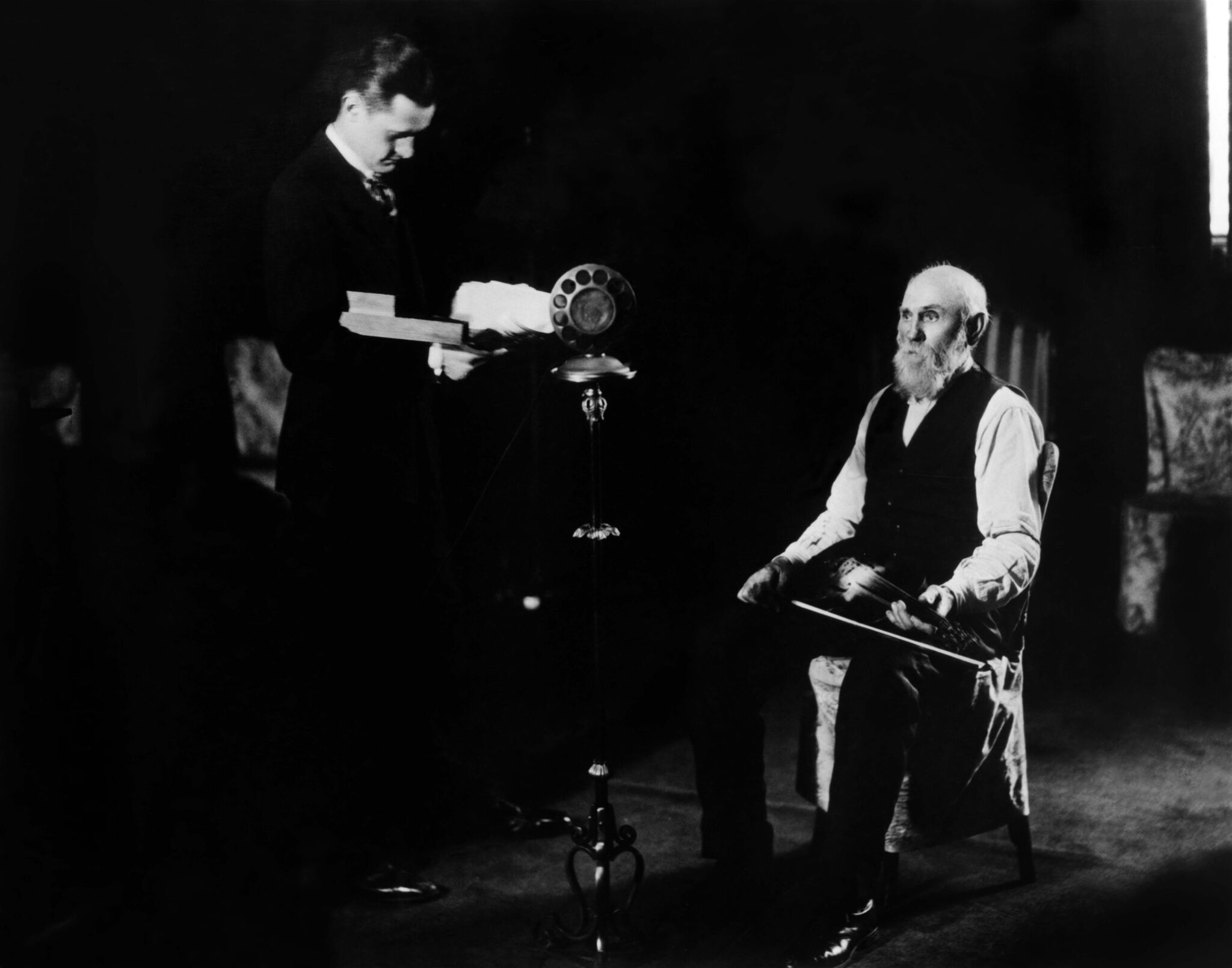 The Grand Ole Opry: 100 Years of the Show That Made Country Music ...